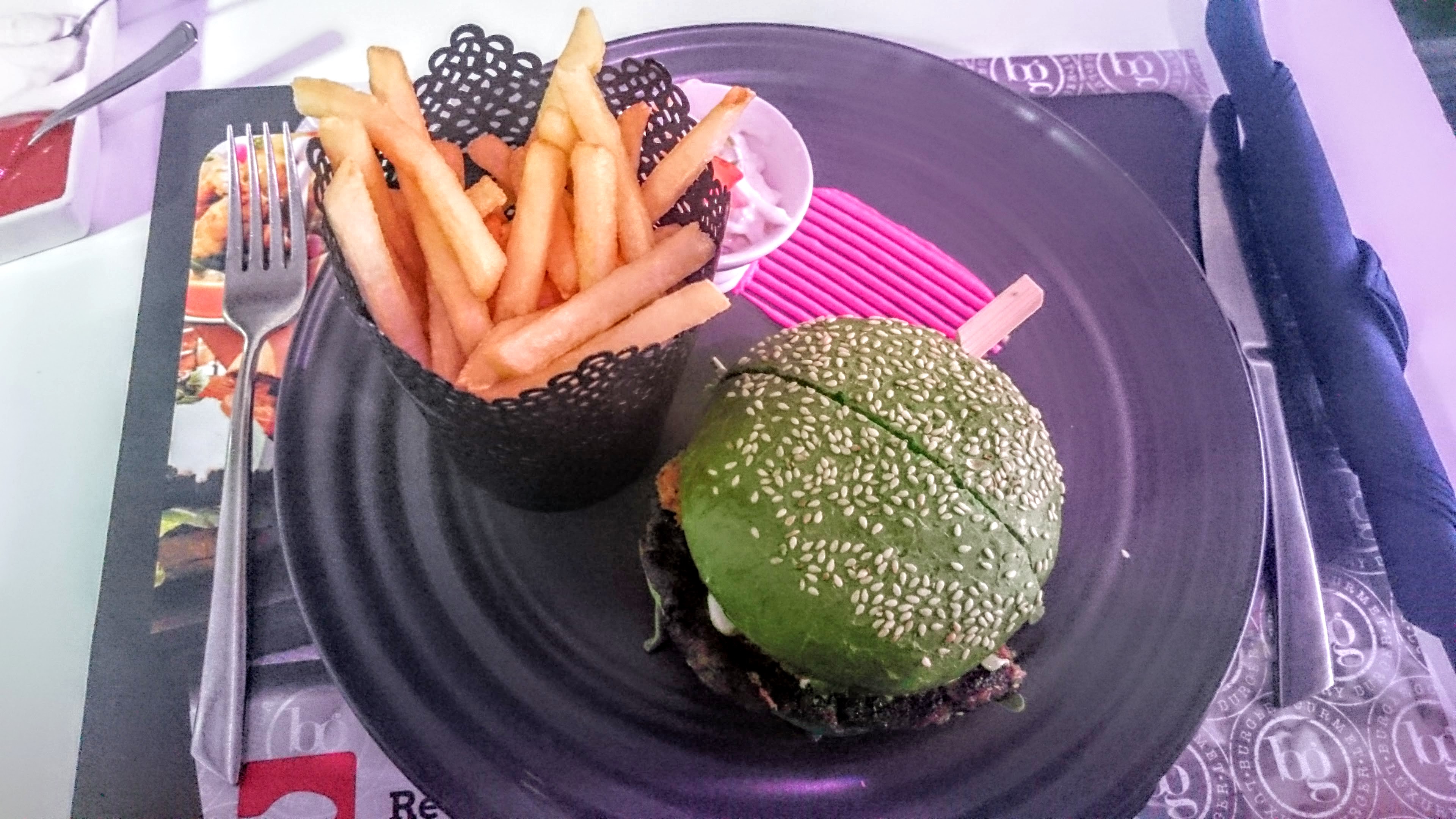 WAG-YU DO THIS? Burger Gourmet Review - Qatar Survival Guide